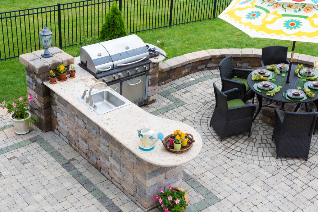 Custom Outdoor Kitchens: Choosing the Right Color Scheme - Bestpackers